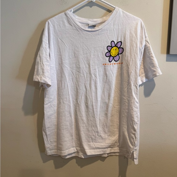smiley world | Shirts | Smiley World White Smiley Flower Tshirt Small ...